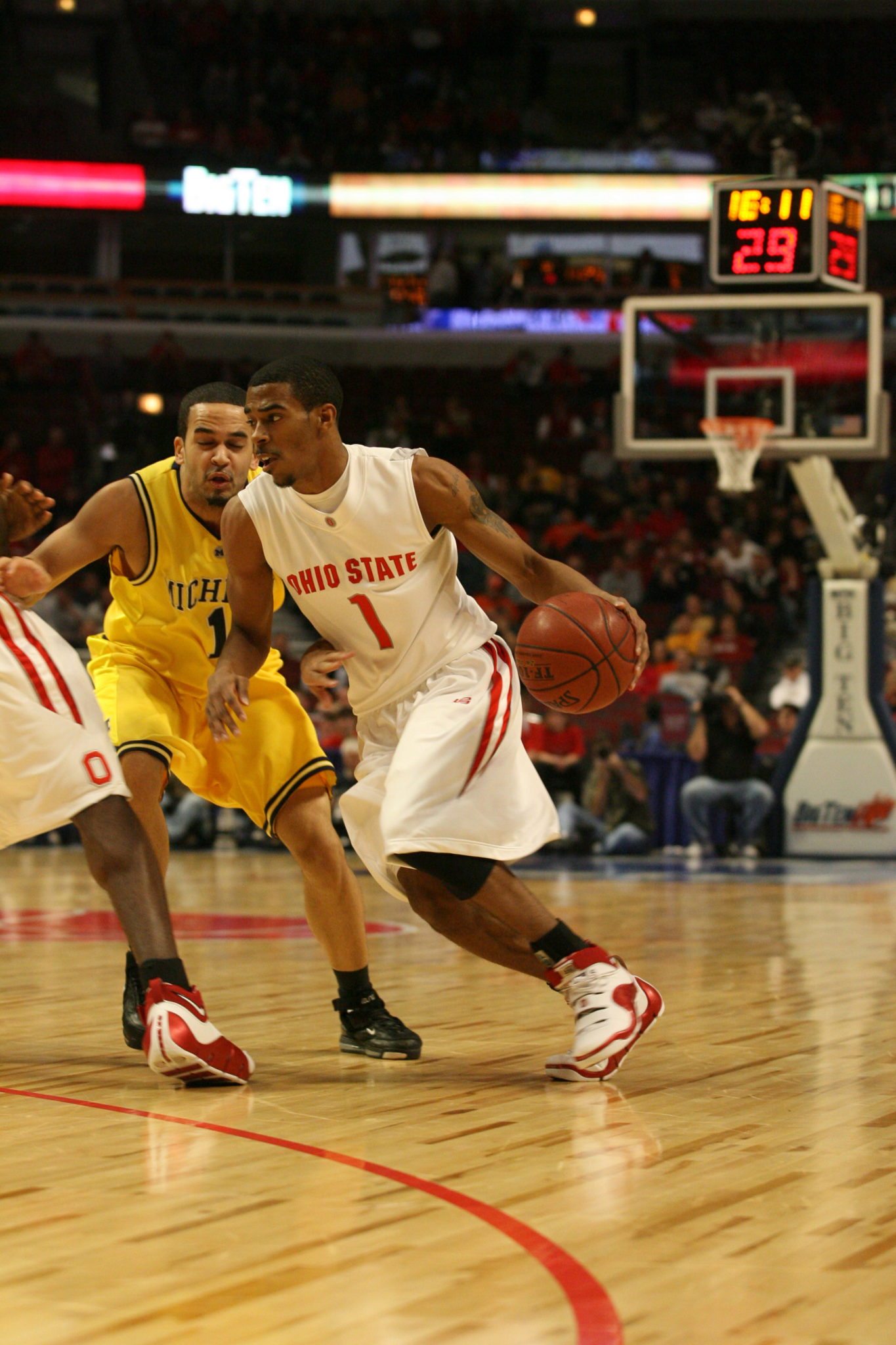 Former Ohio State Guard Mike Conley Reaches 15,000 Career NBA Points ...
