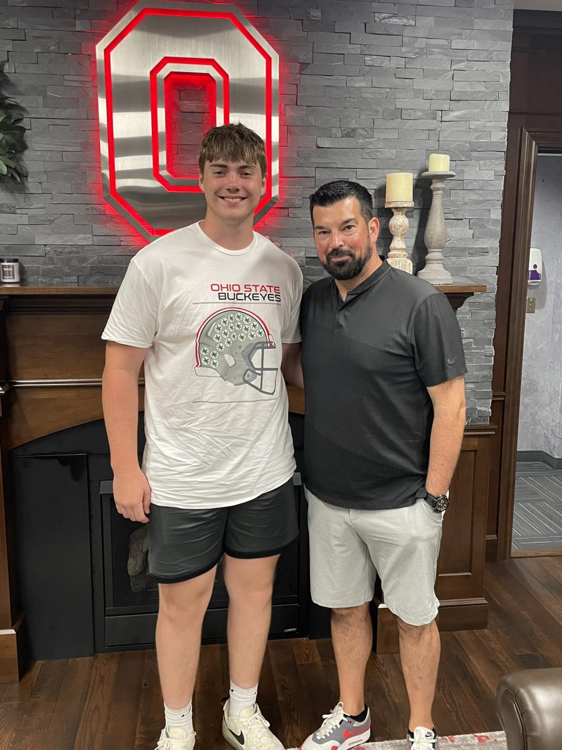 Early Signing Period: Four-Star Offensive Lineman Ian Moore Signs With ...