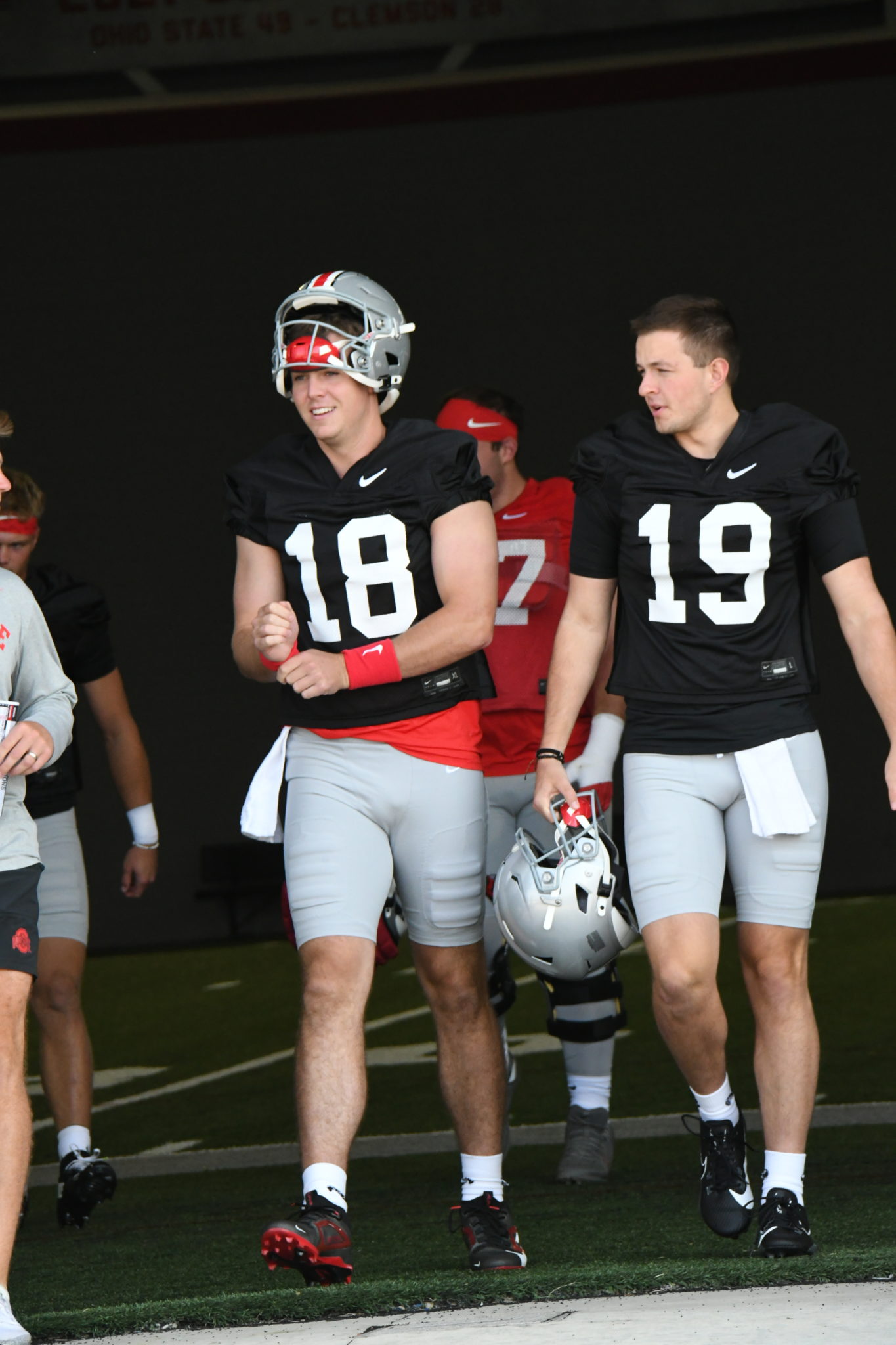 Will Howard Gifts 130 TVs To Buckeye Teammates – Buckeye Sports Bulletin