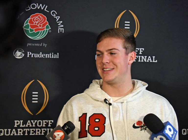 Ohio State Arrives At Rose Bowl For “Business Trip” – Buckeye Sports ...